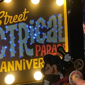 Disney | Wall Decor | Main Street Electrical Parade Light Up Wall Decor ...